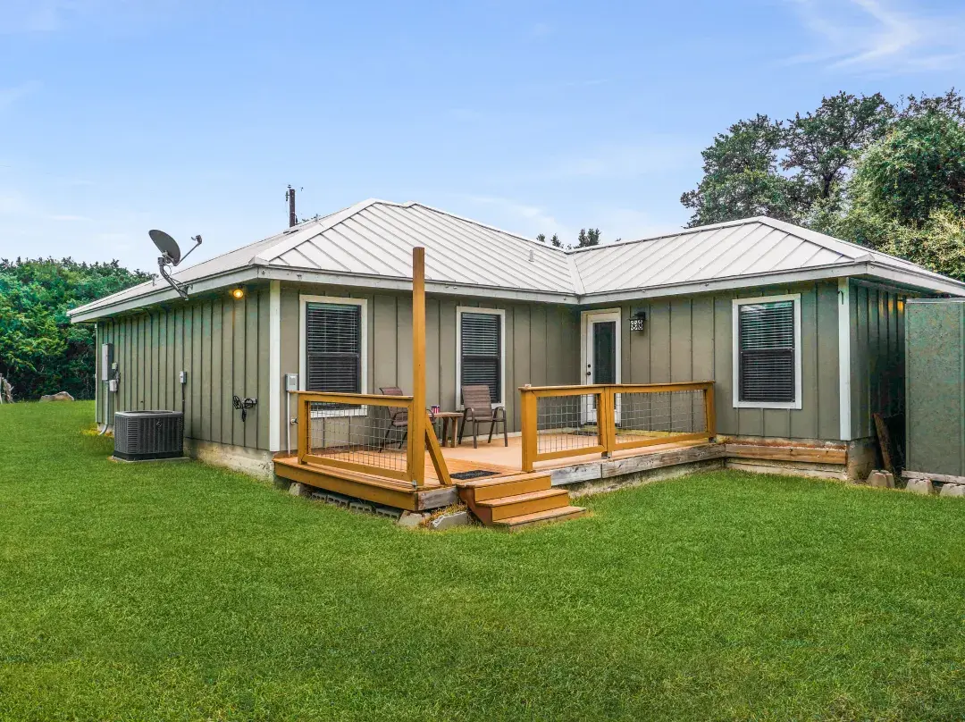 Scenic Outdoor Space And Stone Pizza Oven - Charming Inviting Oasis - Canyon Lake, TX