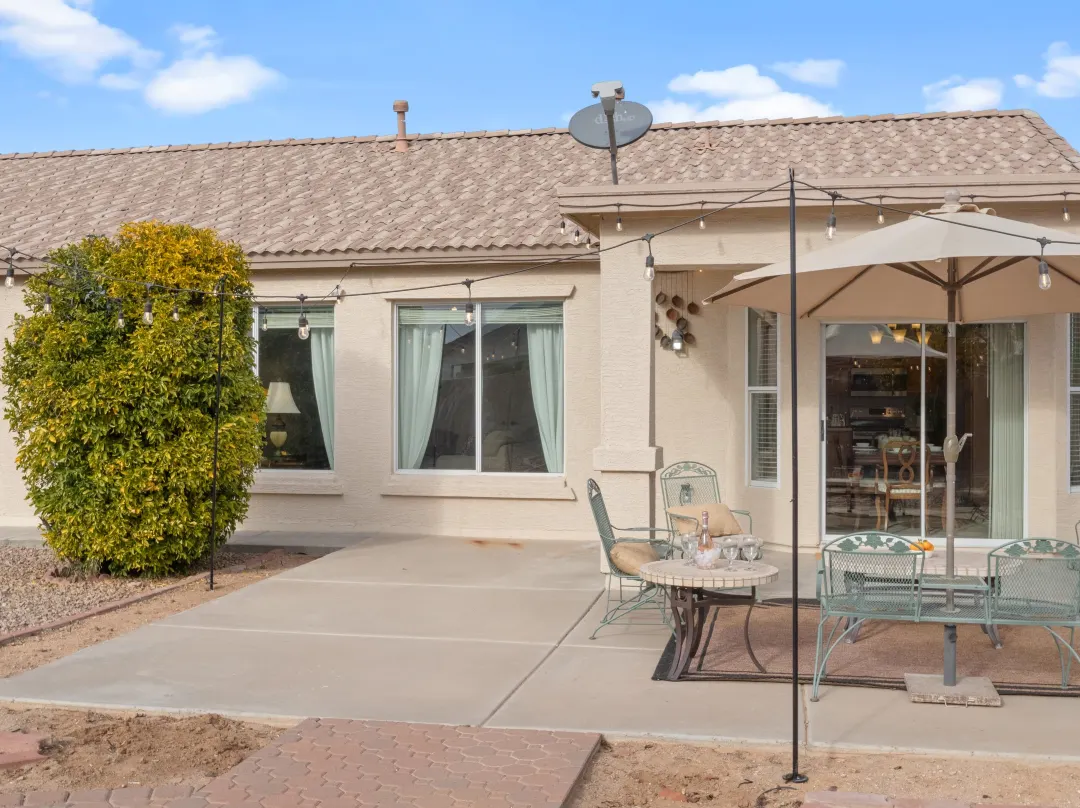 Large Backyard And Cozy Firepit - Spacious Tranquil Retreat - Peoria, AZ