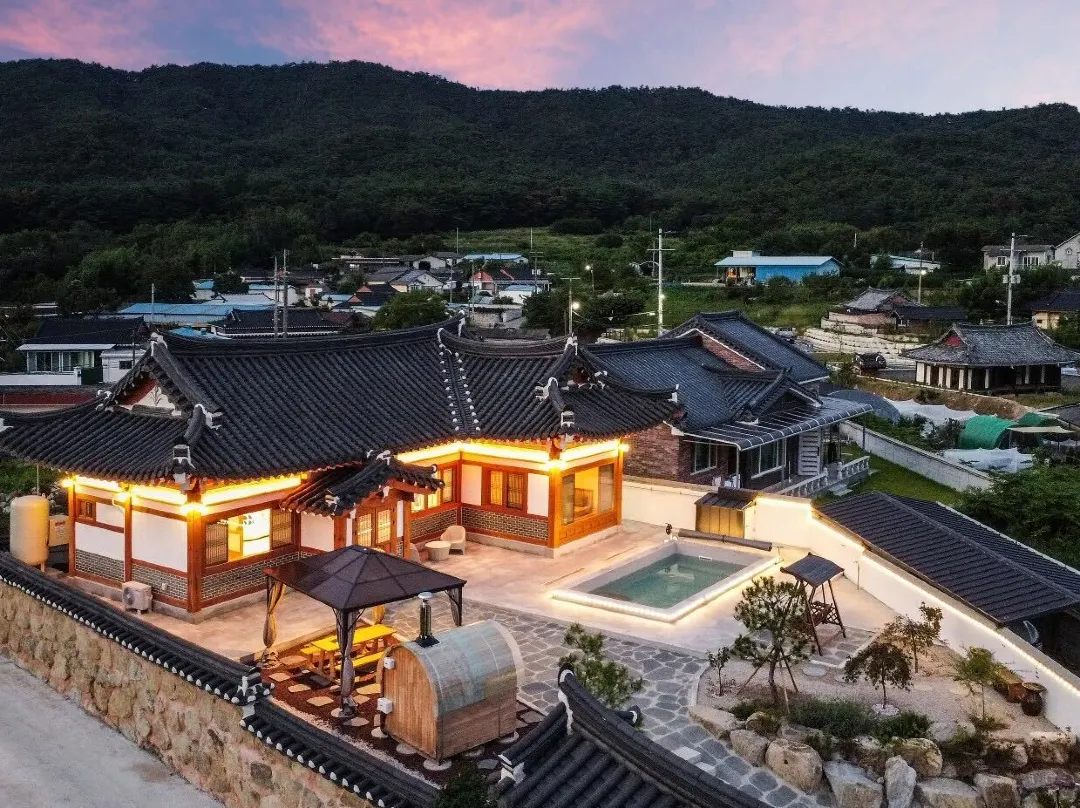 Gyeongju Sanyudang - Gyeongju-si