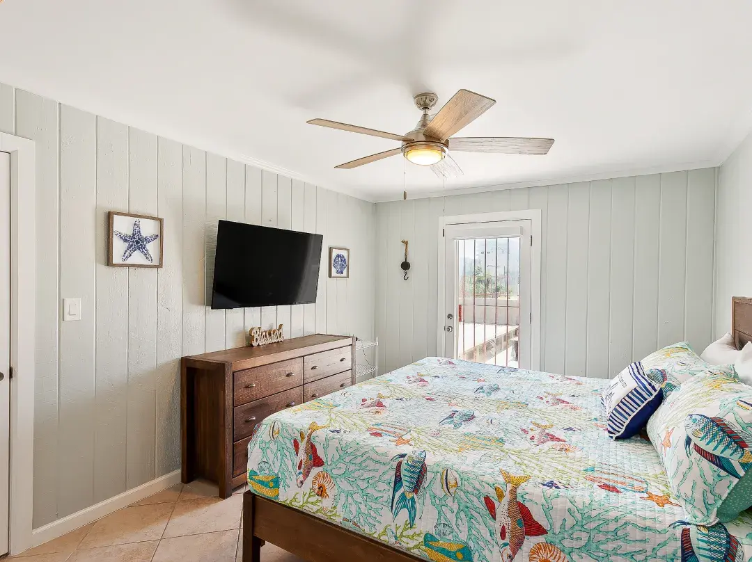 Spacious Pool And Ocean Views - Charming Beachside Retreat - South Padre Island, TX