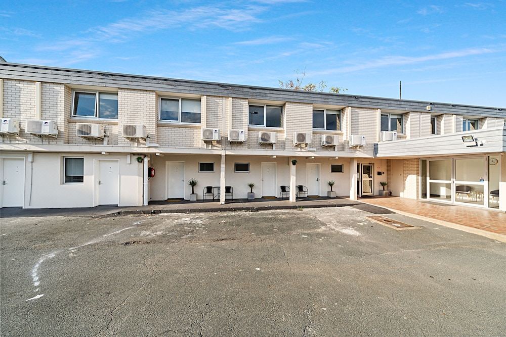 Carlton Suites - Goulburn