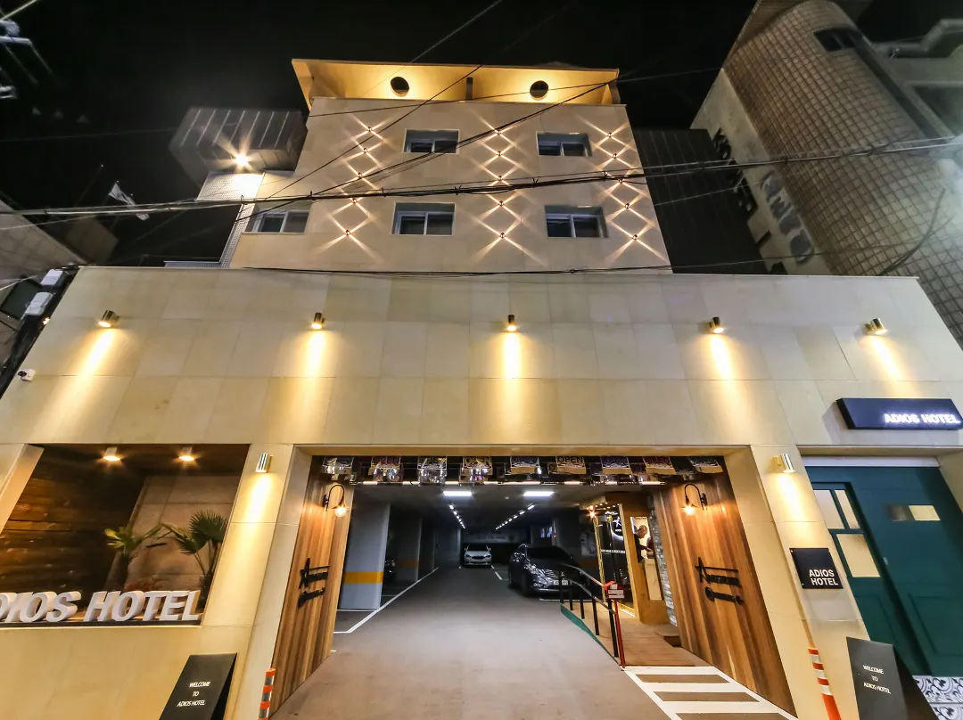 Tongyeong Adios Hotel - 용남면