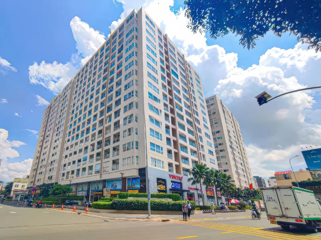 Rainbow Sky Center Tsn Airport - Ho Chi Minh City