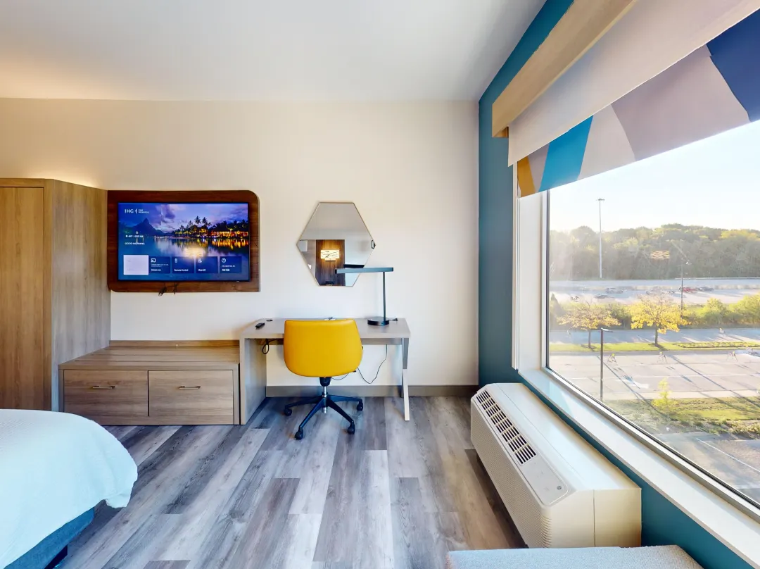 Holiday Inn Express & Suites Chicago Schaumburg - Schaumburg, IL