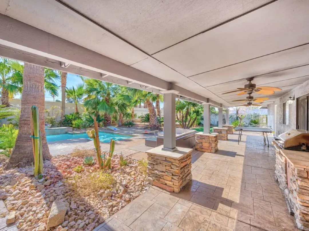 Pool, Spa And Game Area - Elegant Retreat - Henderson, NV