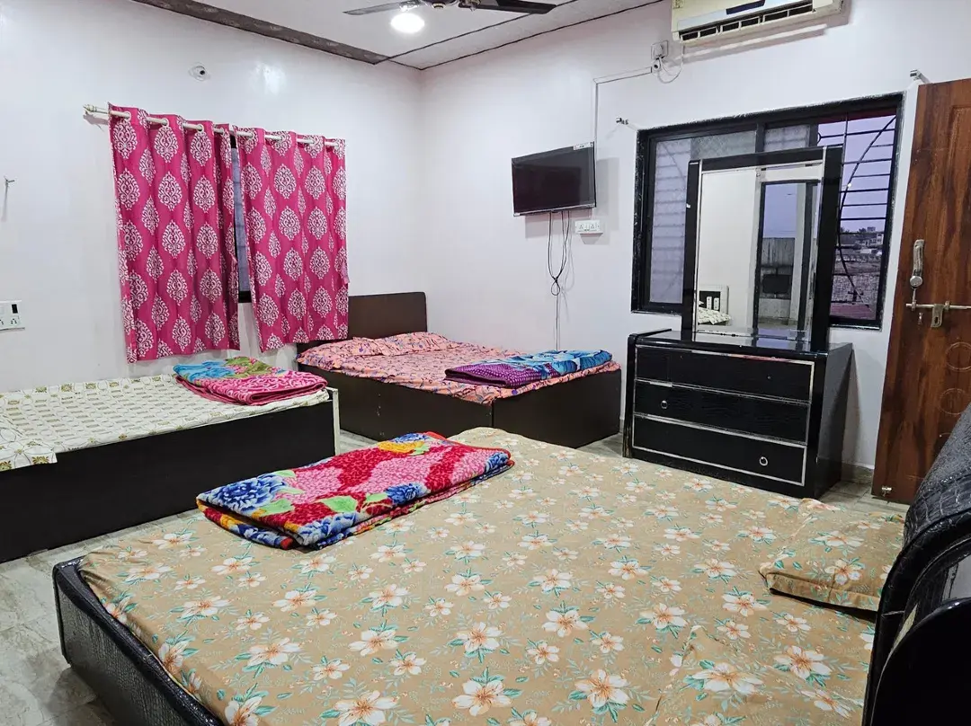 Raj Lodging - Satara