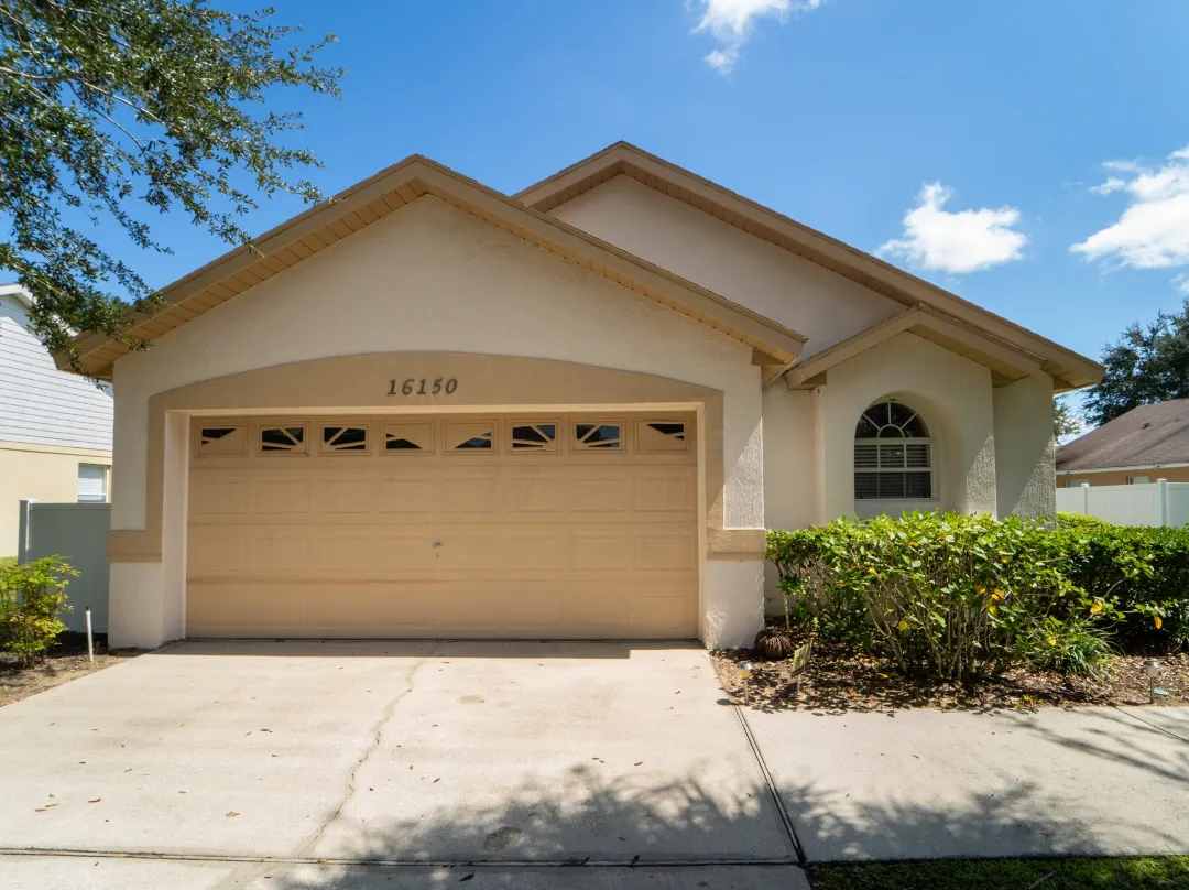 Accessible Pool Oasis And Tranquil Surroundings - Captivating Retreat - 