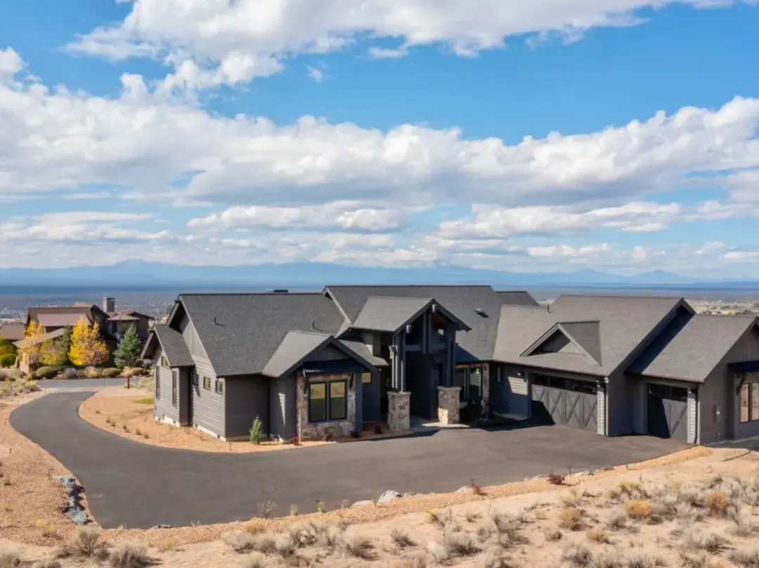 Stunning Patio With Hot Tub And Fire Pit - Charming Ranch Getaway - Prineville, OR