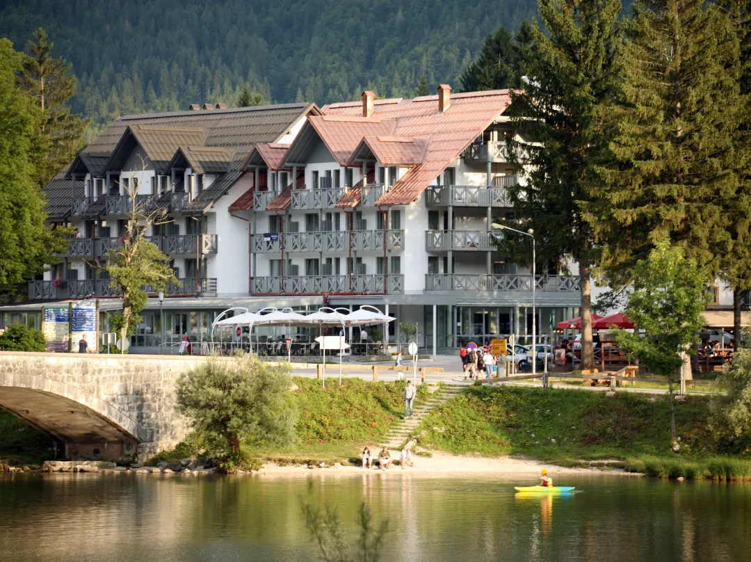 Hotel Jezero -