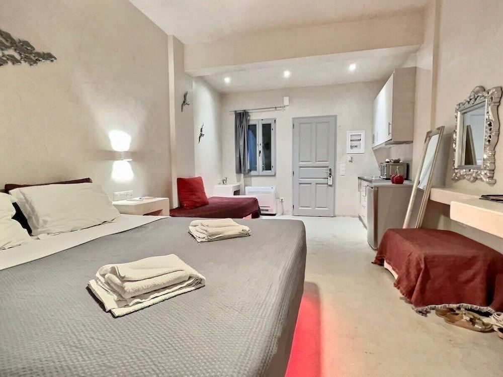 The Muse Of Santorini - Hot Tub Suites - Santorini