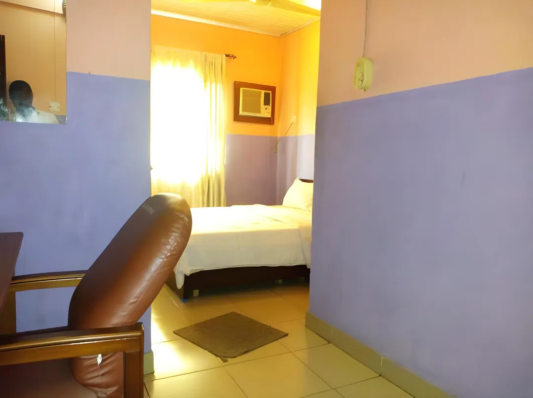 Holla-jobi Guest House - Lagos