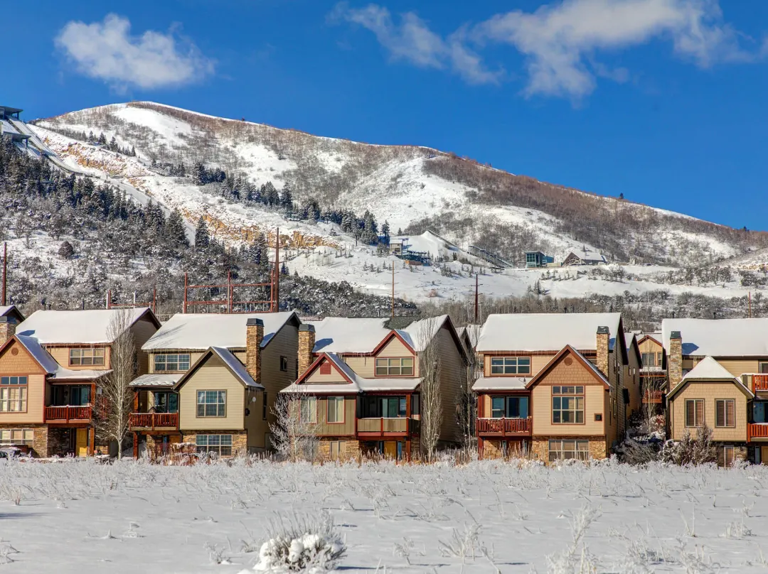 Charming Mountain Getaway With Cozy Fireplace And Scenic Balcony - Inviting Escape - Park City, UT