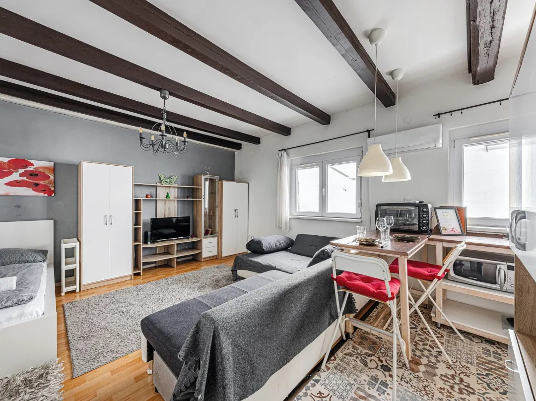 Cozy Nest Hideaway With A/c - Budapest