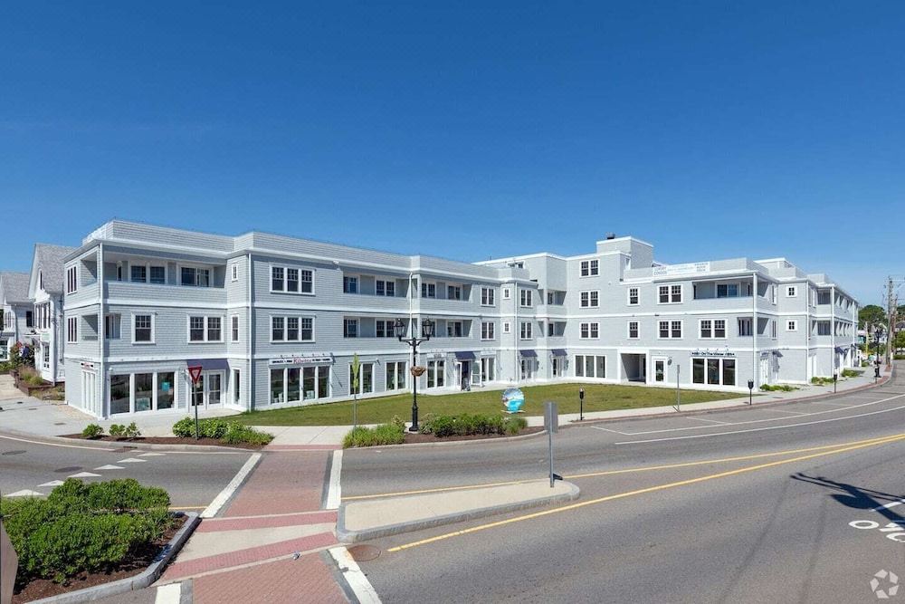 Harbourtown Suites Luxury Condo - Cape Cod, MA
