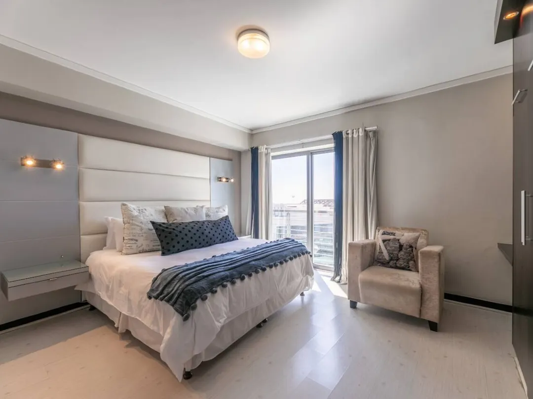 Conveniently Located By The Cticc M, V&a And Cbd - Le Cap