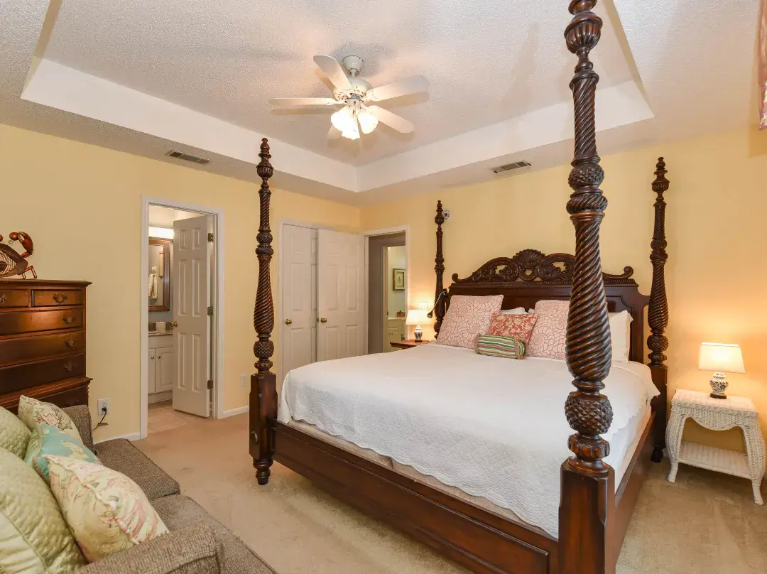 Spacious Outdoor Showers And Wrap-around Porch - Inviting Family Haven - Tybee Island, GA