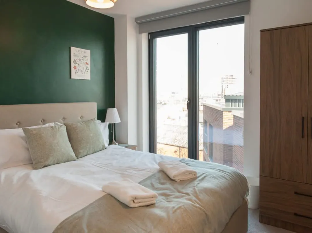 3 Bed Flats Near Station   City Centre - Sleeps 6 - Leeds