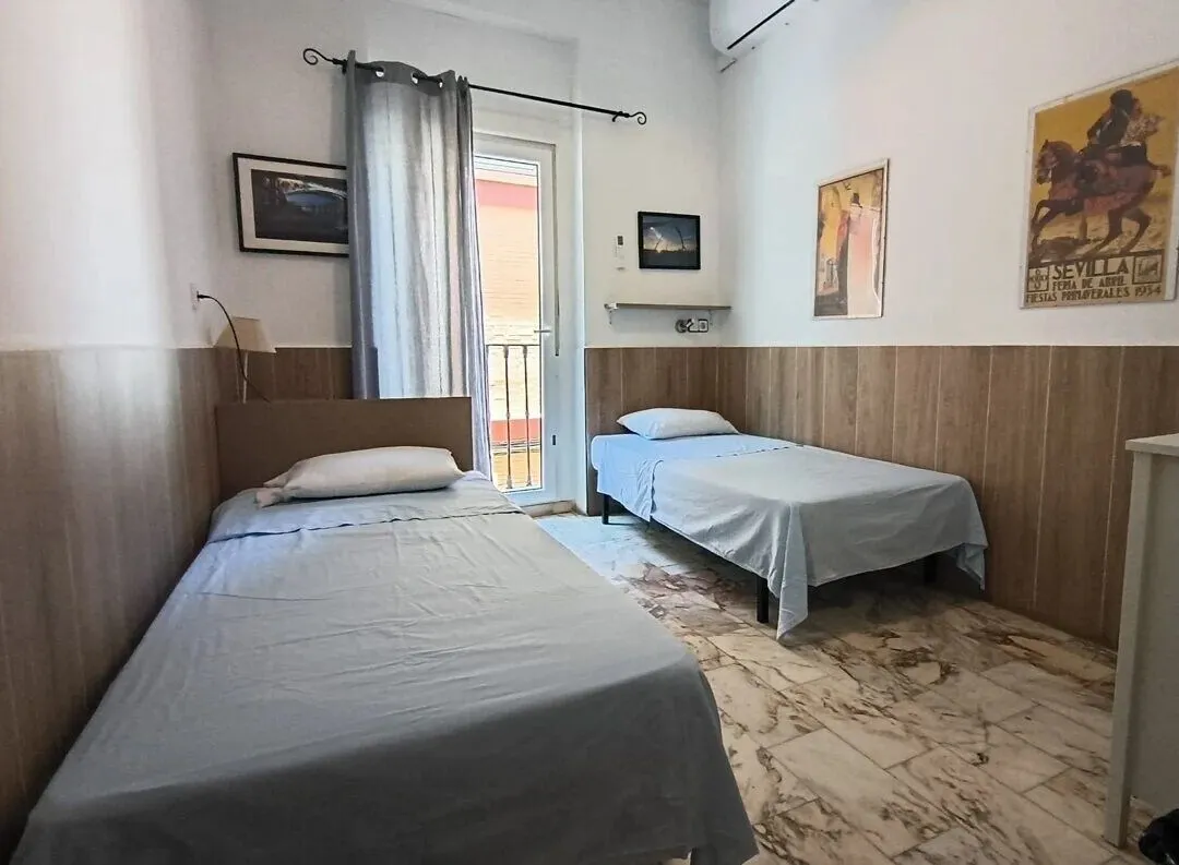 Hostel Triana Backpackers - Seville