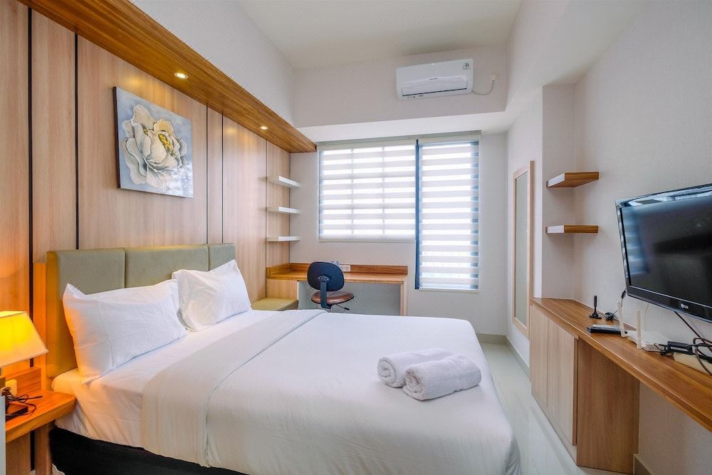 Cozy Living Studio At Evenciio Apartment Margonda Near Ui - Depok