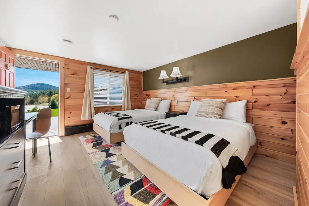Wolfjaw Lodge - Adirondack Mountains