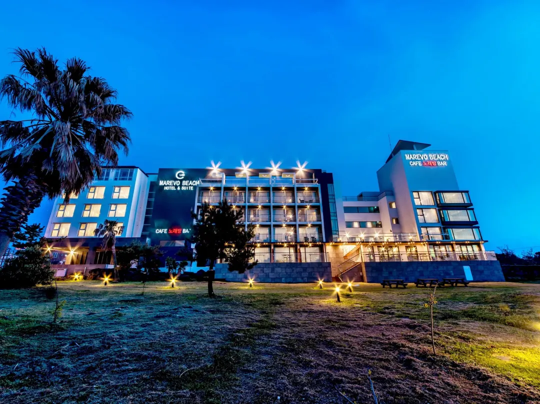 Jeju Marevo Beach Hotel - Jeju