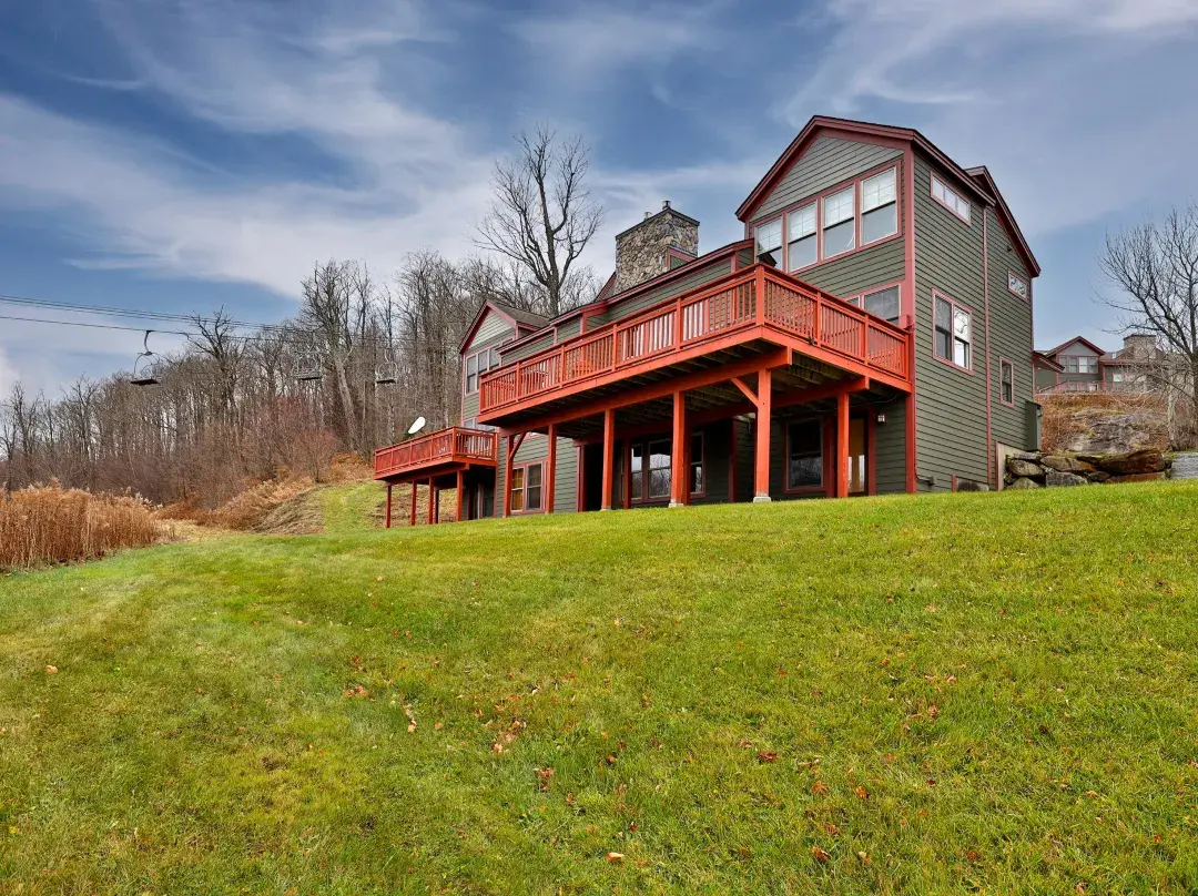 Ski In/ski Out Access And Breathtaking Views - Spacious Mountain Retreat - Killington, VT