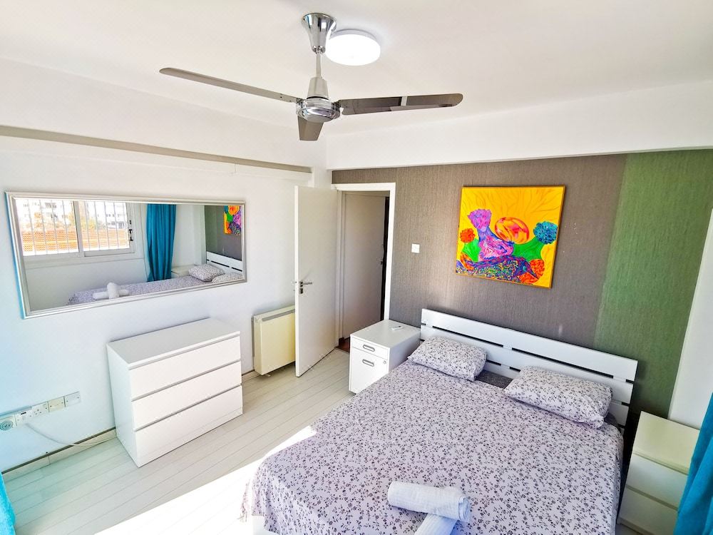 Sun Kissed Apartment - Larnaca