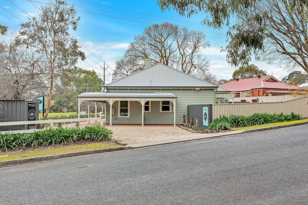 Grandview Accommodation - The Flaxley Apartments - Adelaide