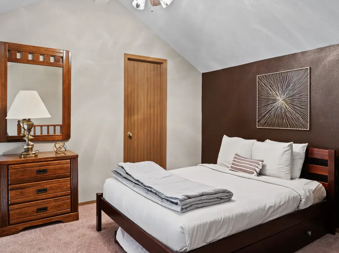 Charming Condo With Covered Balcony And Modern Amenities - Cozy Retreat - Branson, MO