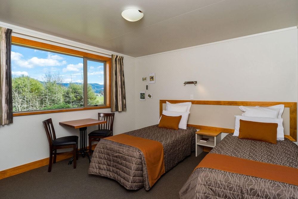 Eden's Edge Lodge - New Zealand