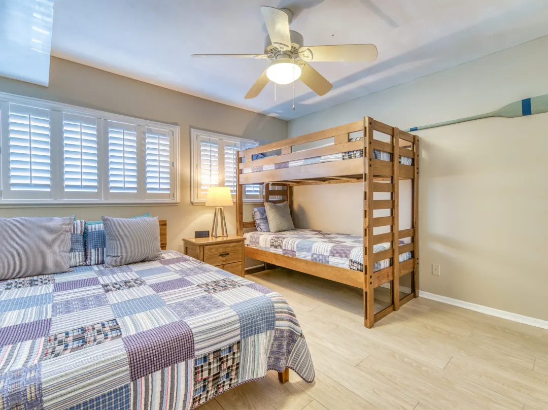 Beachfront Access And Pool Area - Inviting Coastal Escape - Miramar Beach, FL