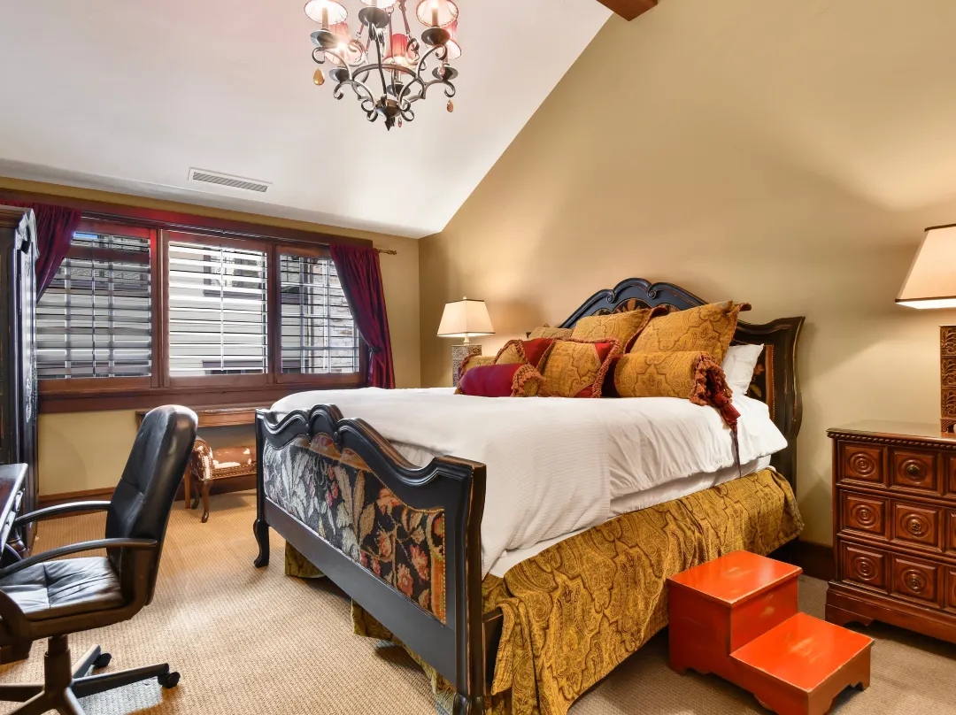 Stunning Deer Valley Home With Balcony, Walk To Hiking And Biking Trails, Mountain Views, Firepit - Park City, UT