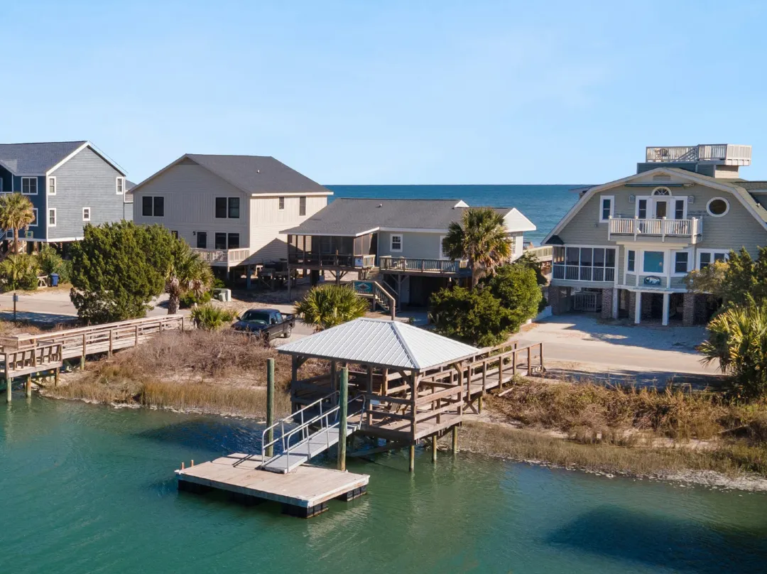 Rooftop Deck And Scenic Creek Access - Charming Oceanfront Haven - Pawleys Island, SC