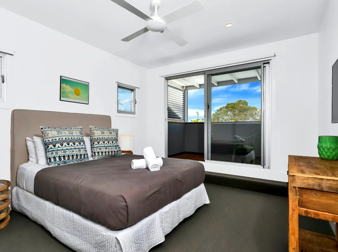 Luxico's Stonecutters 2 - In The Heart Of Town -