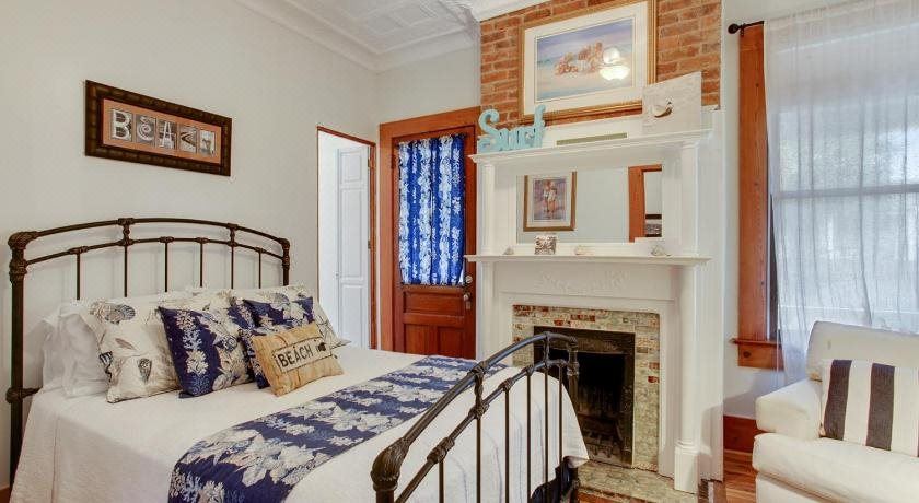 Surf Song Bed & Breakfast - Tybee Island, GA