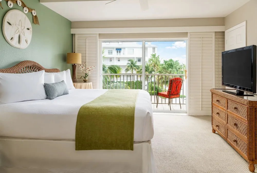 Olde Marco Island Inn And Suites - Marco Island, FL