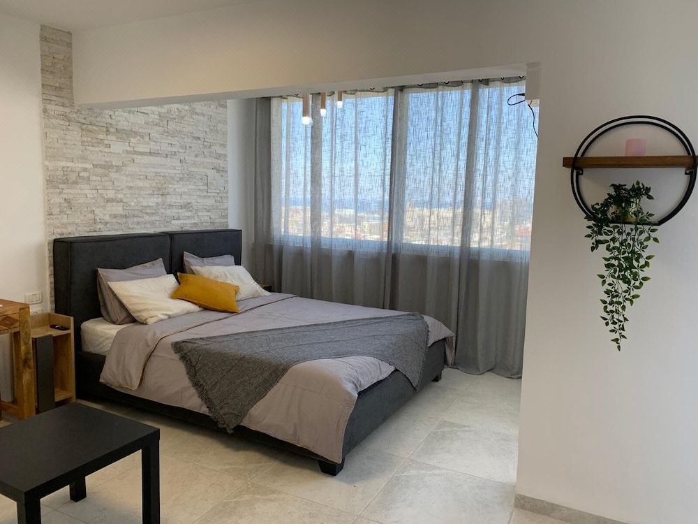 Maya New Guest House -Panoramic Sea&citycentre View, Haifa - Israel