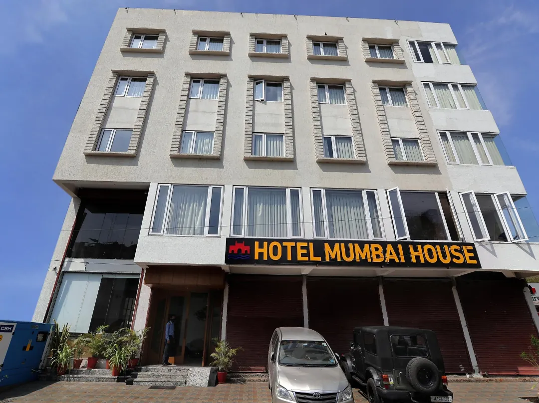 Hotel Mumbai House Express Udaipur - Udaipur