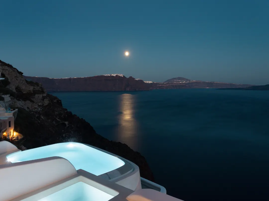 Armenaki -  Adults Only - Ia
