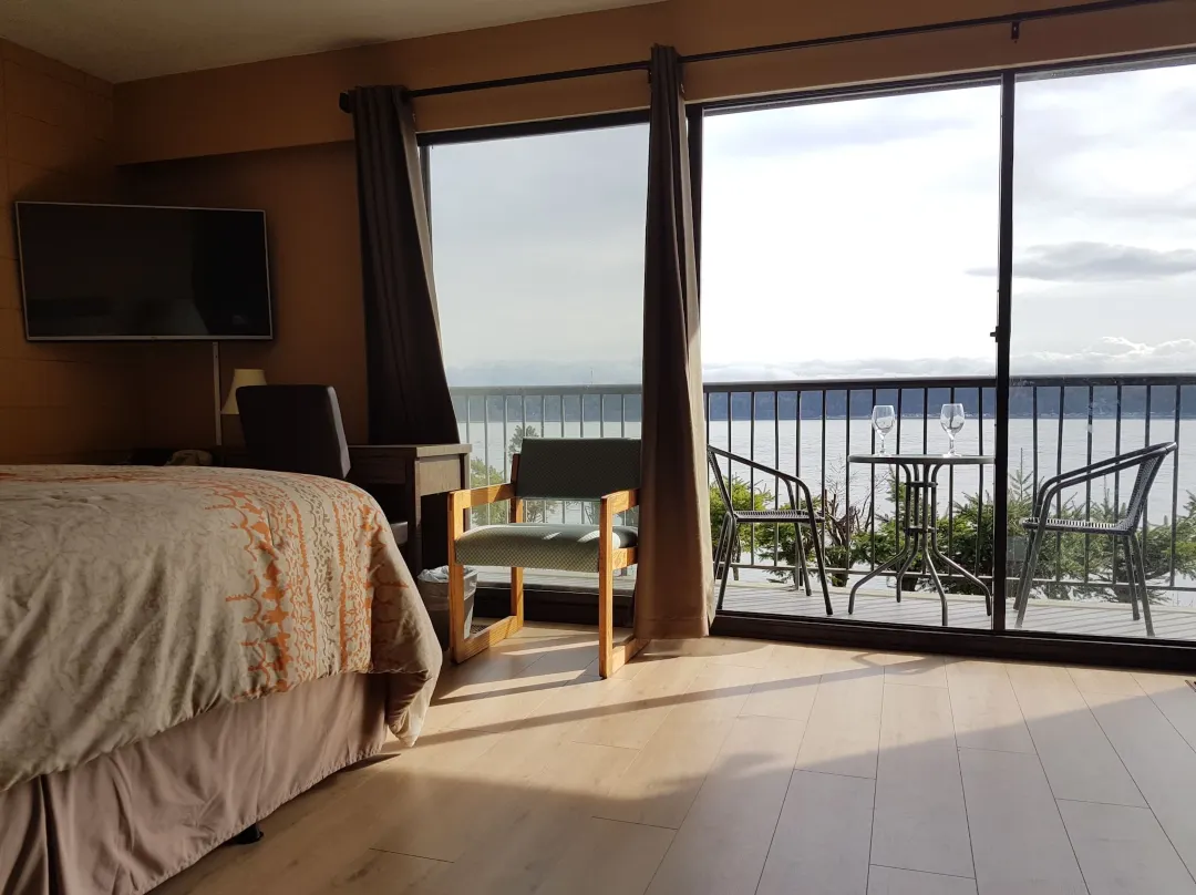 Above Tide Motel - Campbell River
