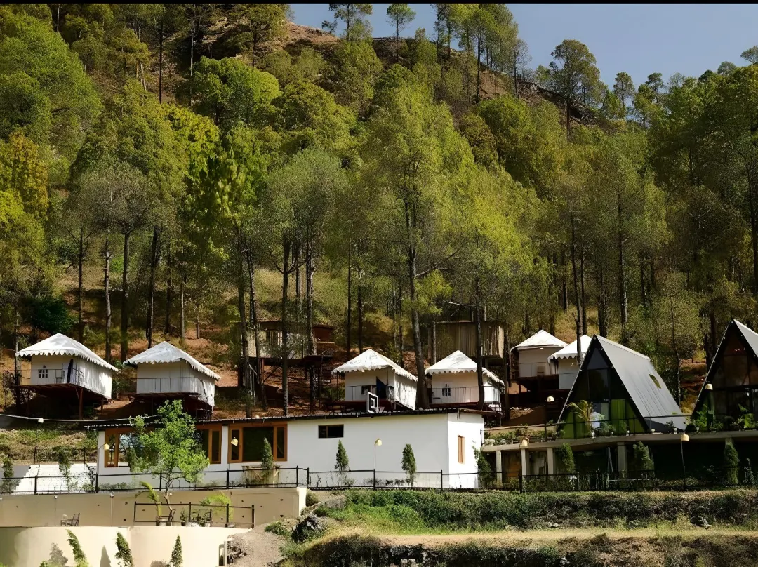 Paradise Pool Resort - Nainital