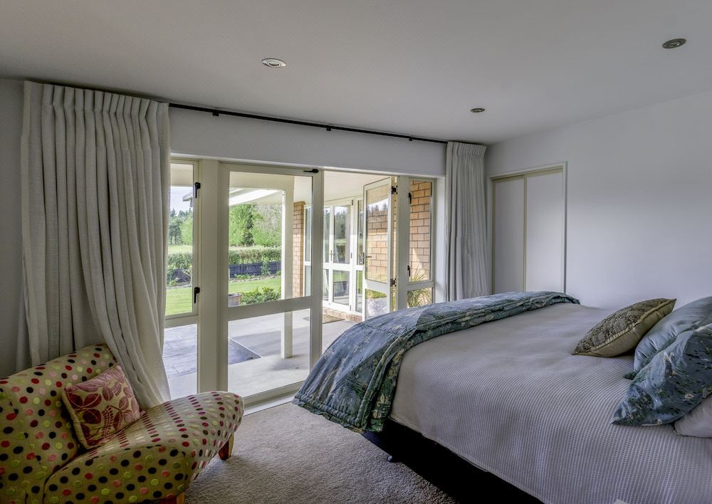 Gem Bed And Breakfast - West Coast