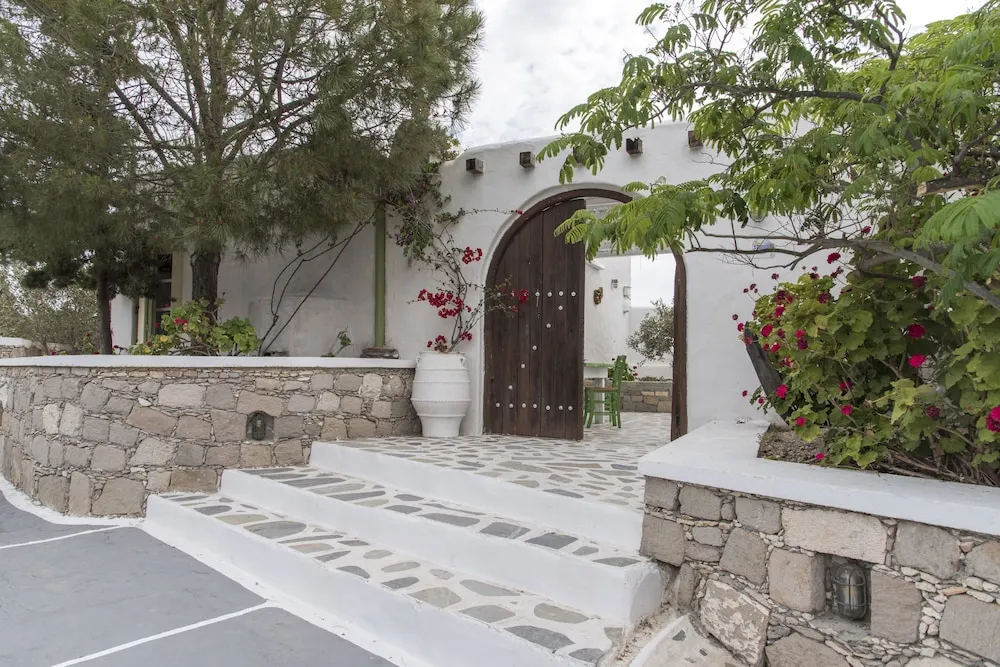 Thalassitra Private Pool Suites & Spa - Milos
