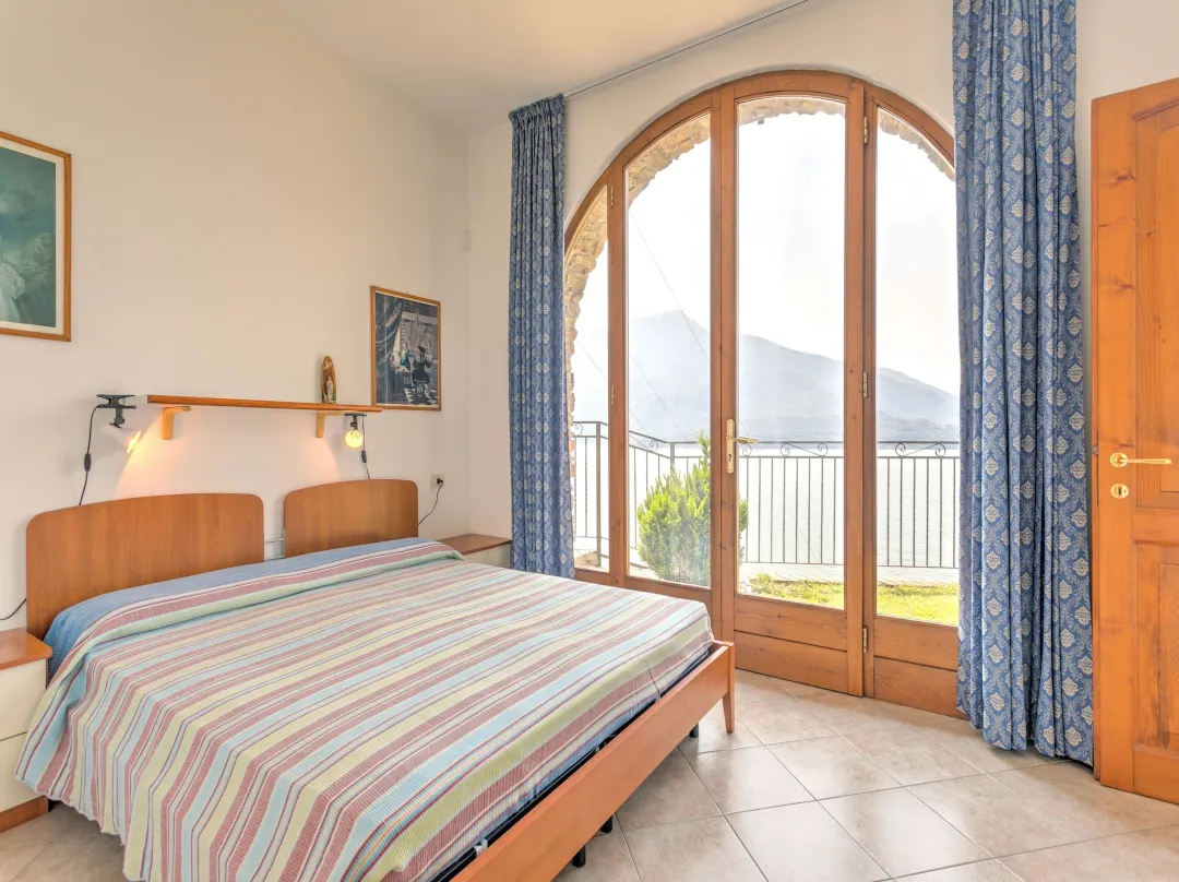 Climb, Cruise & Dine; Lake Como - Colico