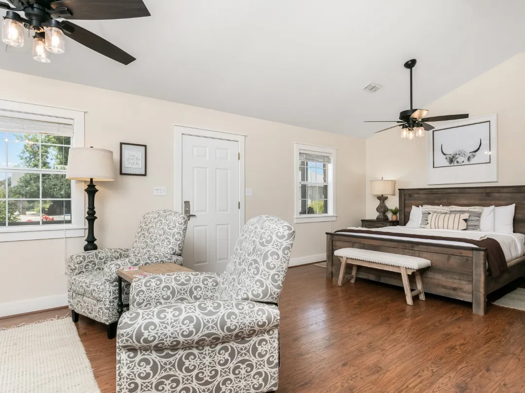 Tranquil Retreat - Shared Hot Tub/pool Access In Town - Fredericksburg, TX