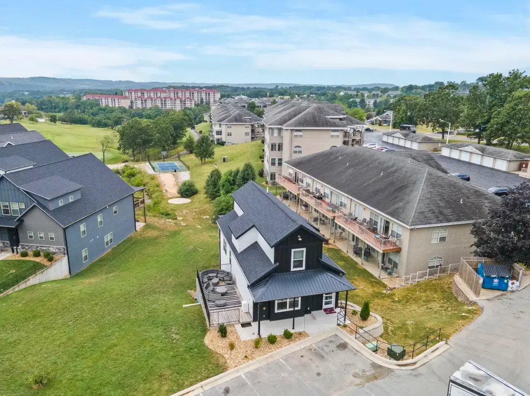 Hot Tub And Breathtaking Golf Course Views - Gorgeous Luxurious Lodge - Branson, MO