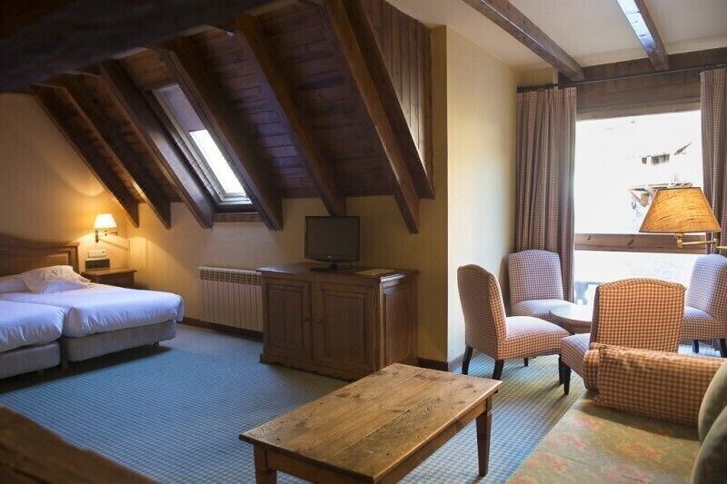 Hotel Chalet Bassibe By Silken - 