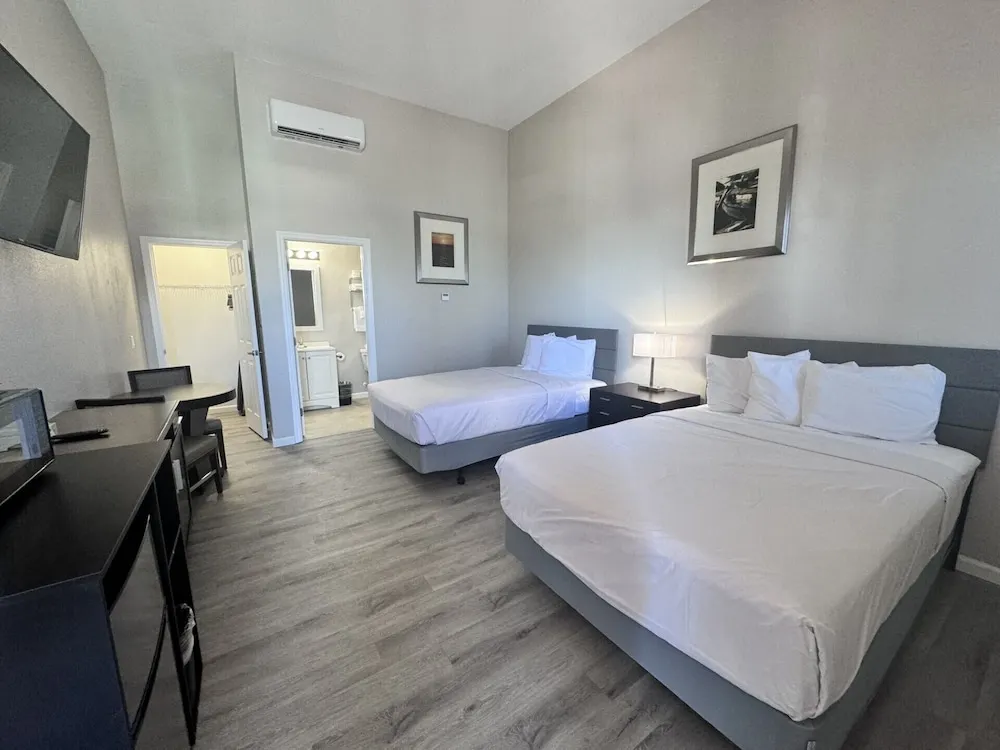 John's Pass Hotel - Treasure Island, FL