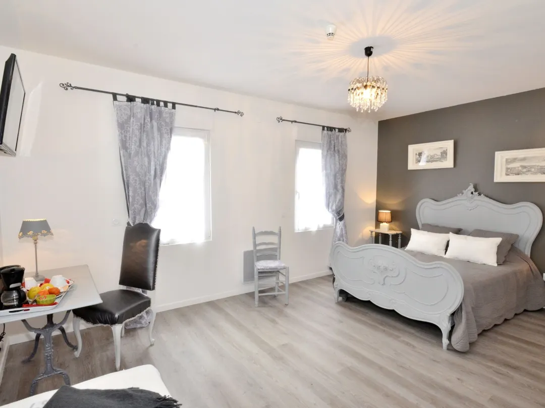 Logis Hôtel De La Villa Biron - Saint-Denis, France