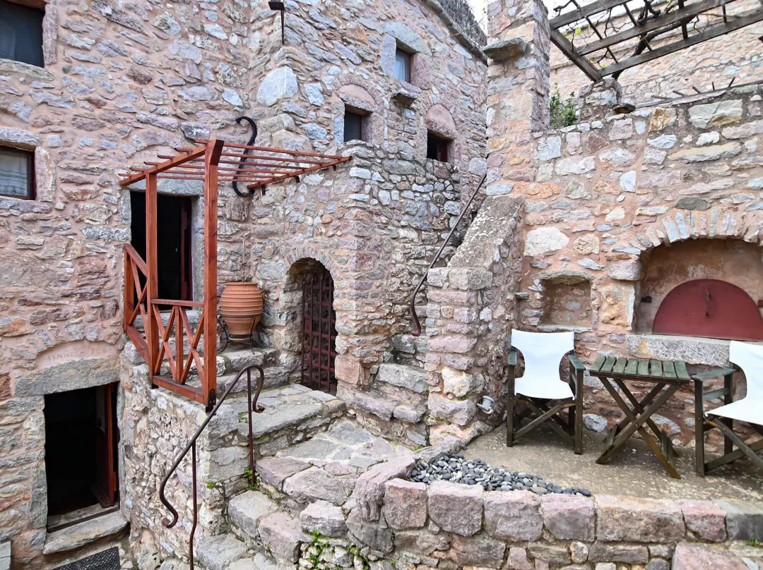 Spilia Traditional Village Houses - Хиос